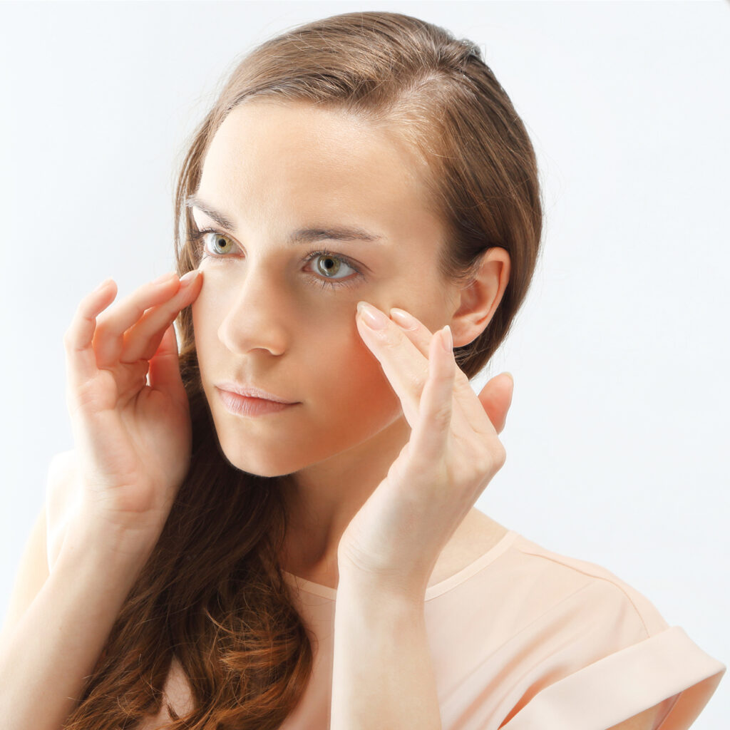 Lift Droopy Eyelids | Expert Treatments for a Youthful Look